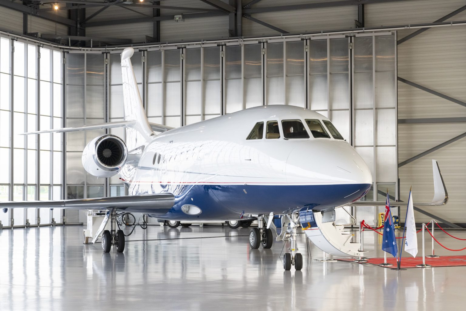 Falcon 2000LX lands at Sydney - Airly // Private jet charter